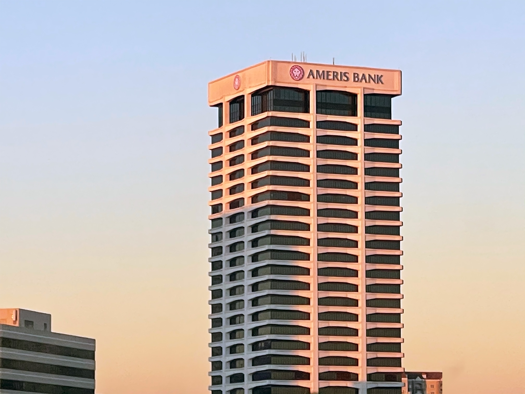 Story of a Building: Riverplace Tower – The Coastal